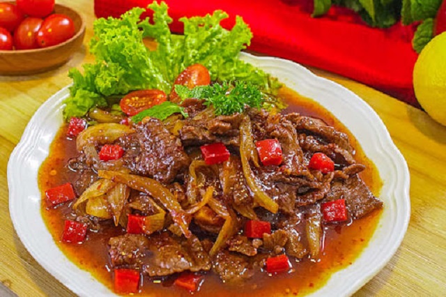 Oseng Daging Mercon, Pedesnya Bikin Nagih!